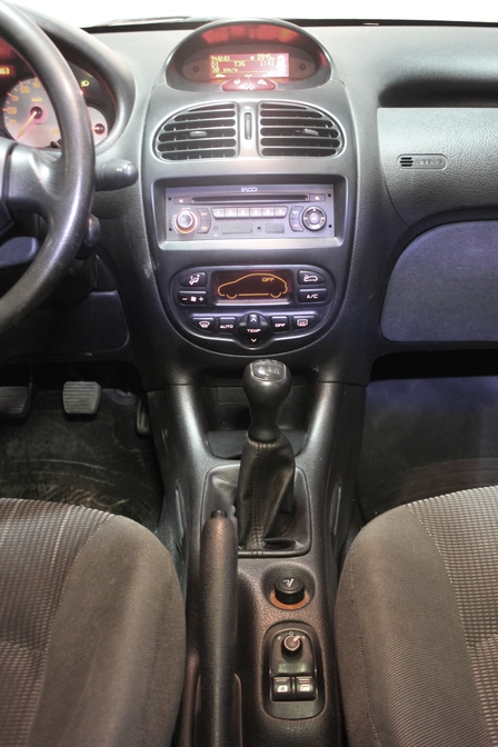 خرید و فروش پژو 206 تیپ 5 مدل 1393 نقد و اقساط